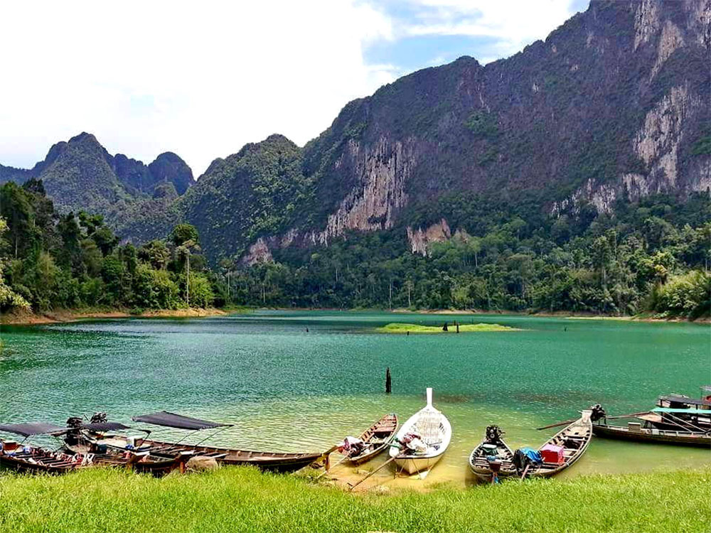 Khao Sok River Lodge Hotel & KHAO SOK CENTRE TOURS